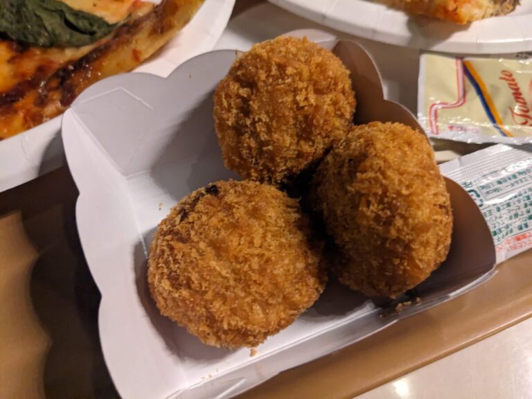USJ「ルイズN.Y.ピザパーラー」に行ってきた！ピザ全種類を食べてレビュー！ - PizzaLoverJP